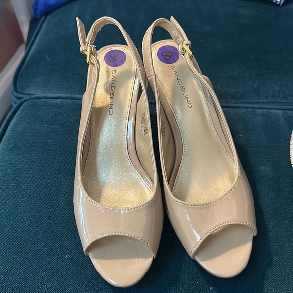 Bandolino | Shoes | Bandolino Sling Back Pumps Size 85 | Poshmark